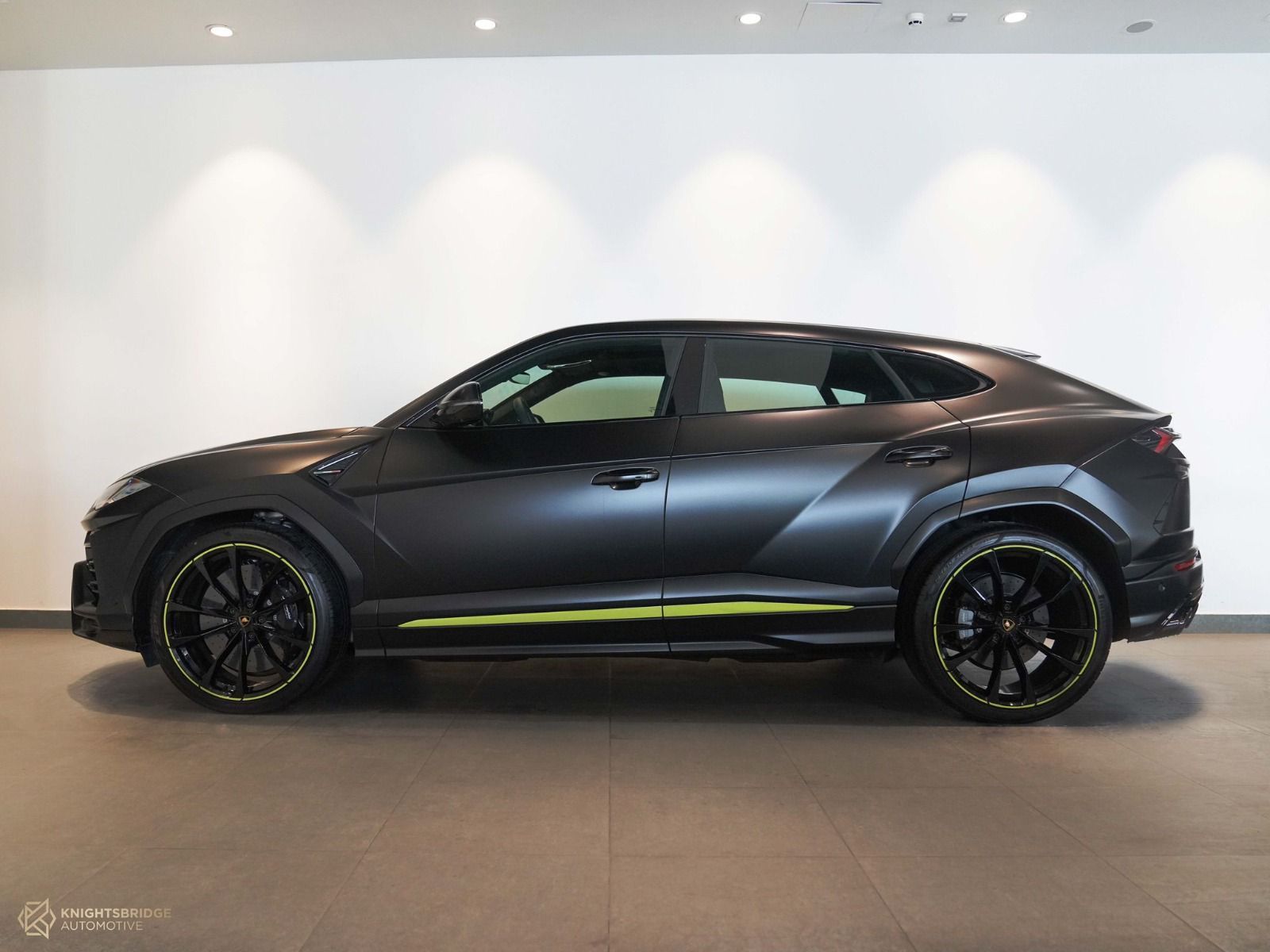 2022 Lamborghini Urus Graphite Capsule - 10257 | Knightsbridge Automotive